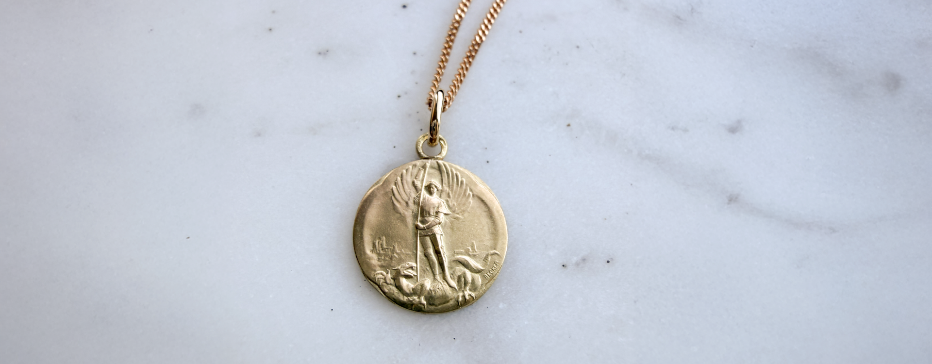 Pourquoi porter une médaille de Saint Michel Archange